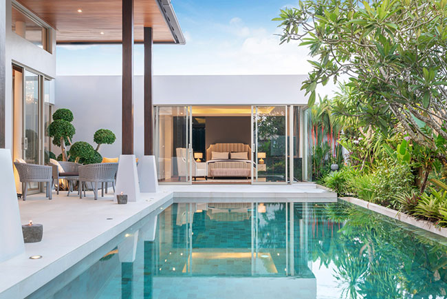 Expert Tips for Beautiful Pool Landscaping | Lake Norman Signature ...